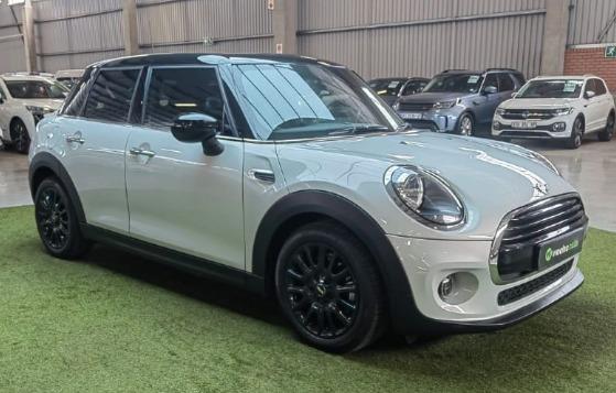 Used 2020 Mini Cooper 5Dr A/T (Xu72) for sale in Kempton