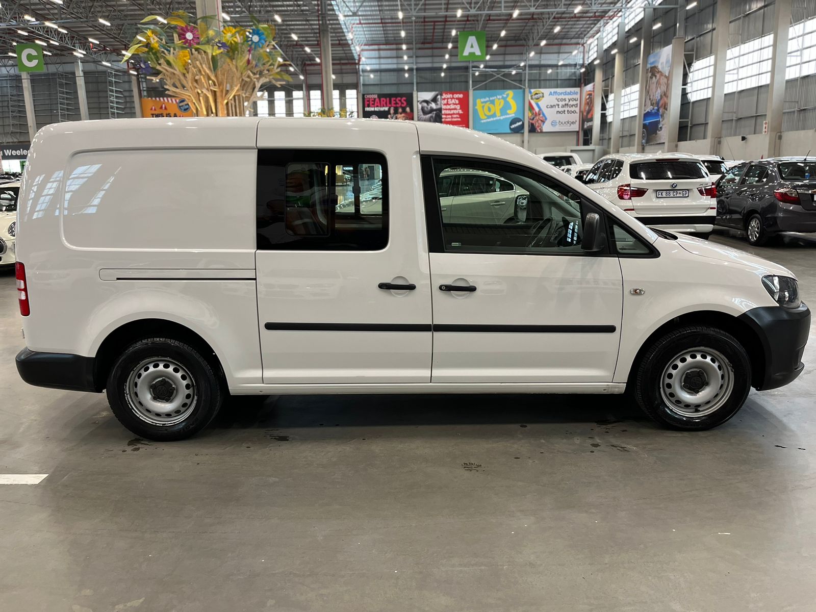 Used 2014 Volkswagen Caddy Maxi 2.0Tdi (81Kw) Crewbus P/V for sale in ...