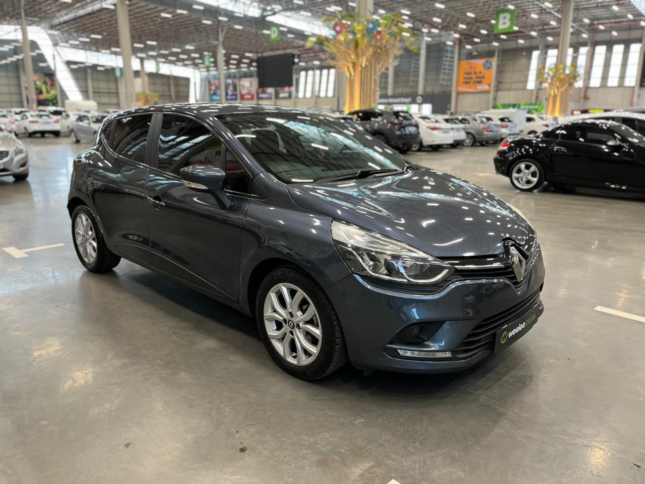 Used 2017 Renault Clio Iv 1.2T Expression Edc 5Dr (88Kw) for sale in ...