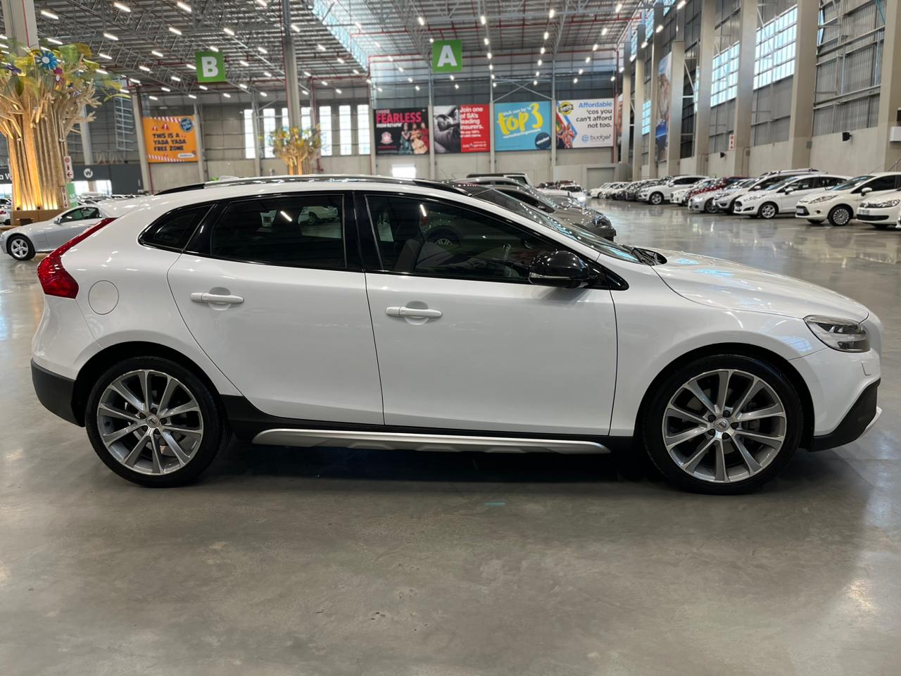 Used 2018 Volvo V40 Cc D3 Momentum Geartronic for sale in Kempton