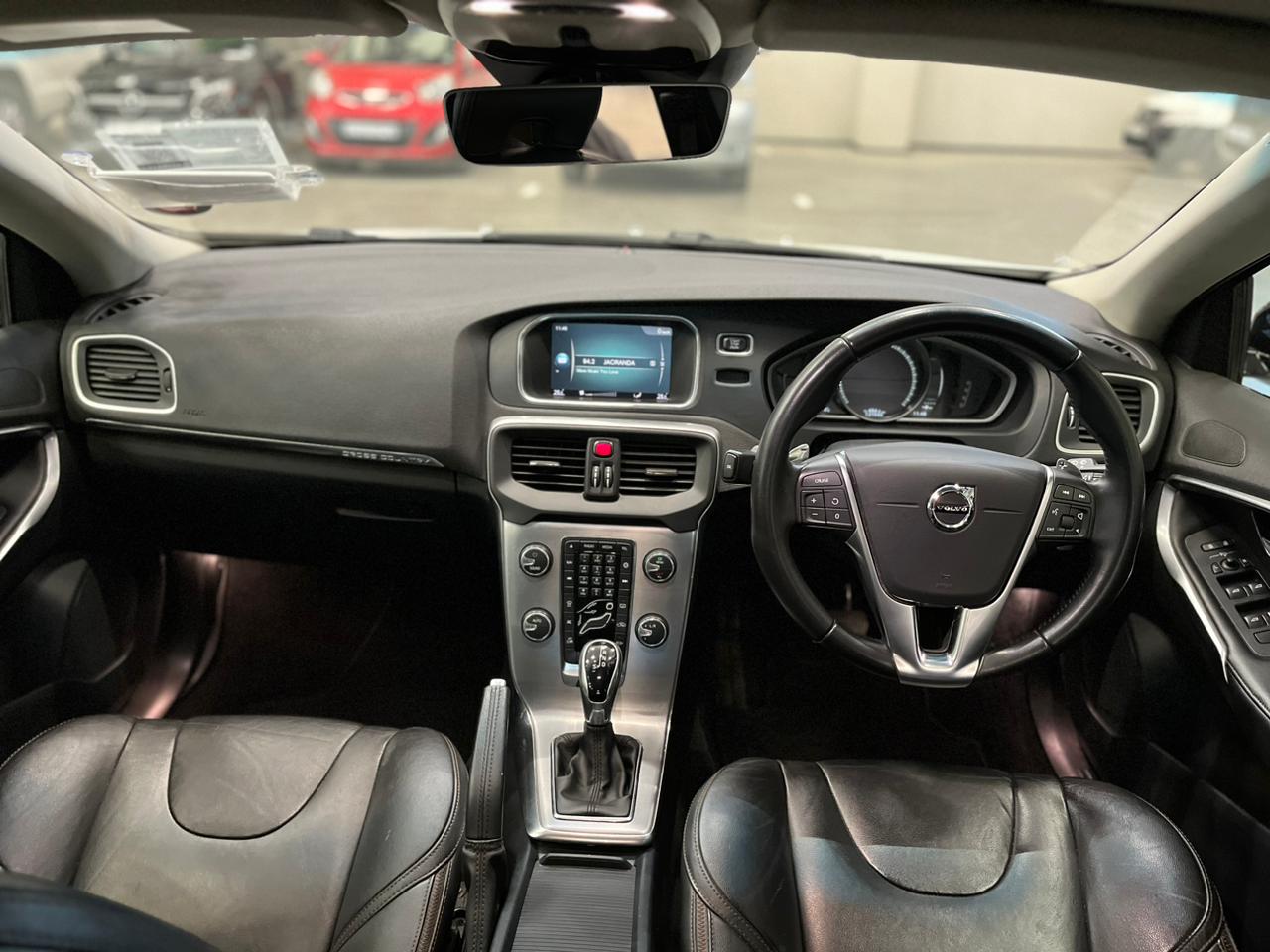 Used 2018 Volvo V40 Cc D3 Momentum Geartronic for sale in Kempton