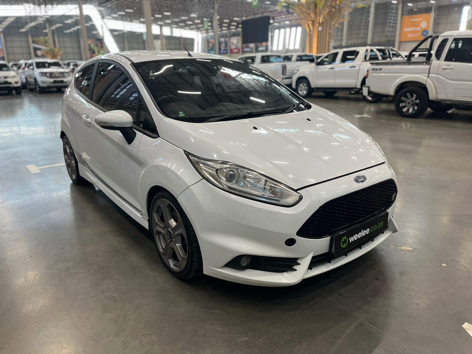 Used Ford Fiesta 2000 - On For Sale | On - site & Online Financing ...