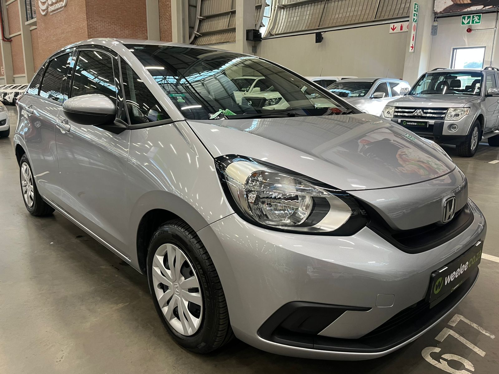 2023 Honda Fit 1.5 Comfort CVT Q2FyTGlzdGluZzo1NDU5MzY R259900 | Avo Auto