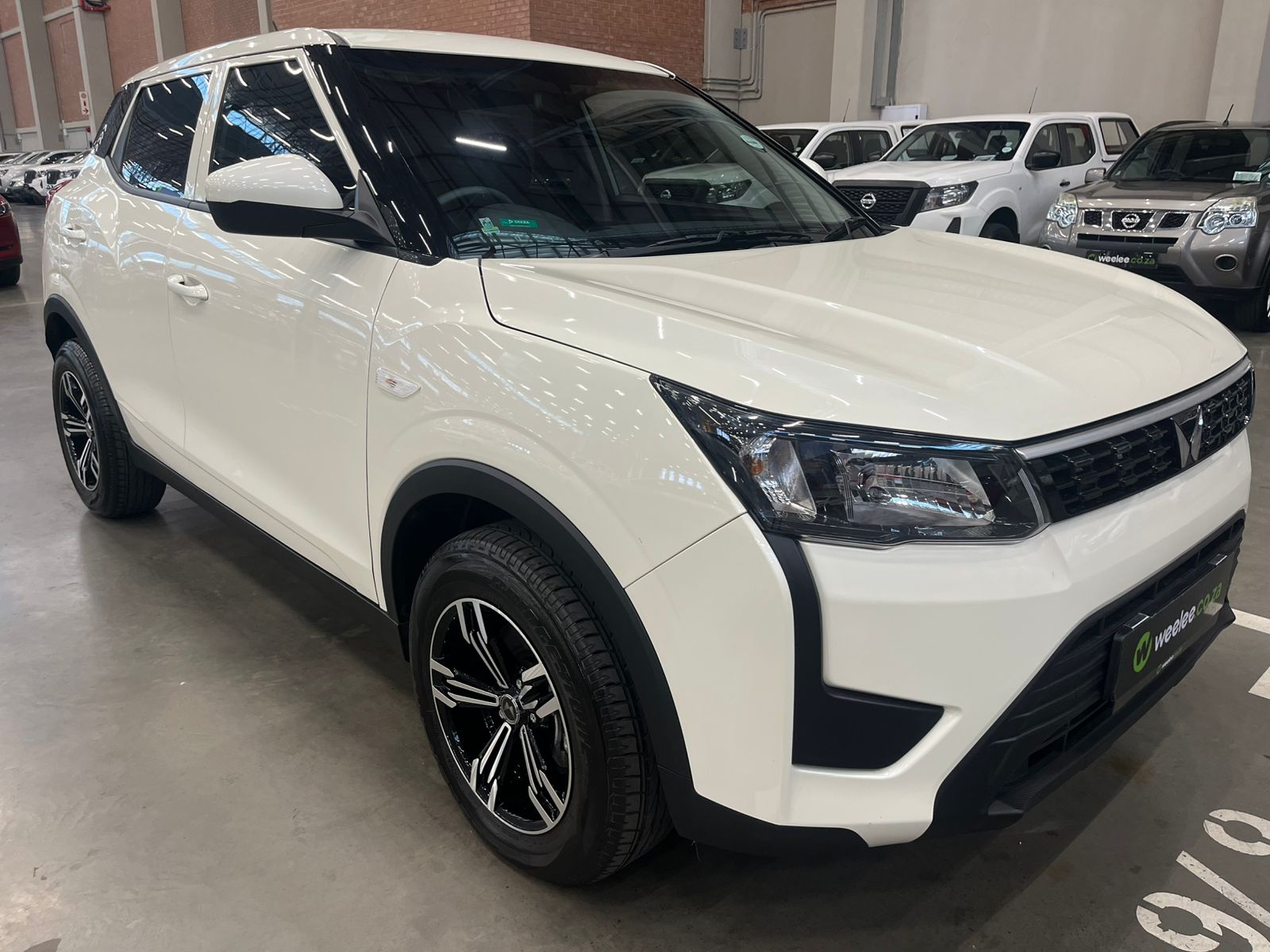 2025 MAHINDRA XUV300 1.2T SE | 9,912 km | Manual Petrol | Centurion