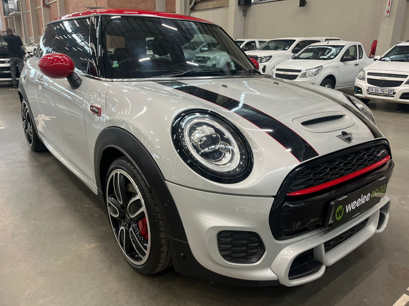2018 MINI Cooper Mark IV JCW 2.0 Steptronic Q2FyTGlzdGluZzo1ODMxNzc ...