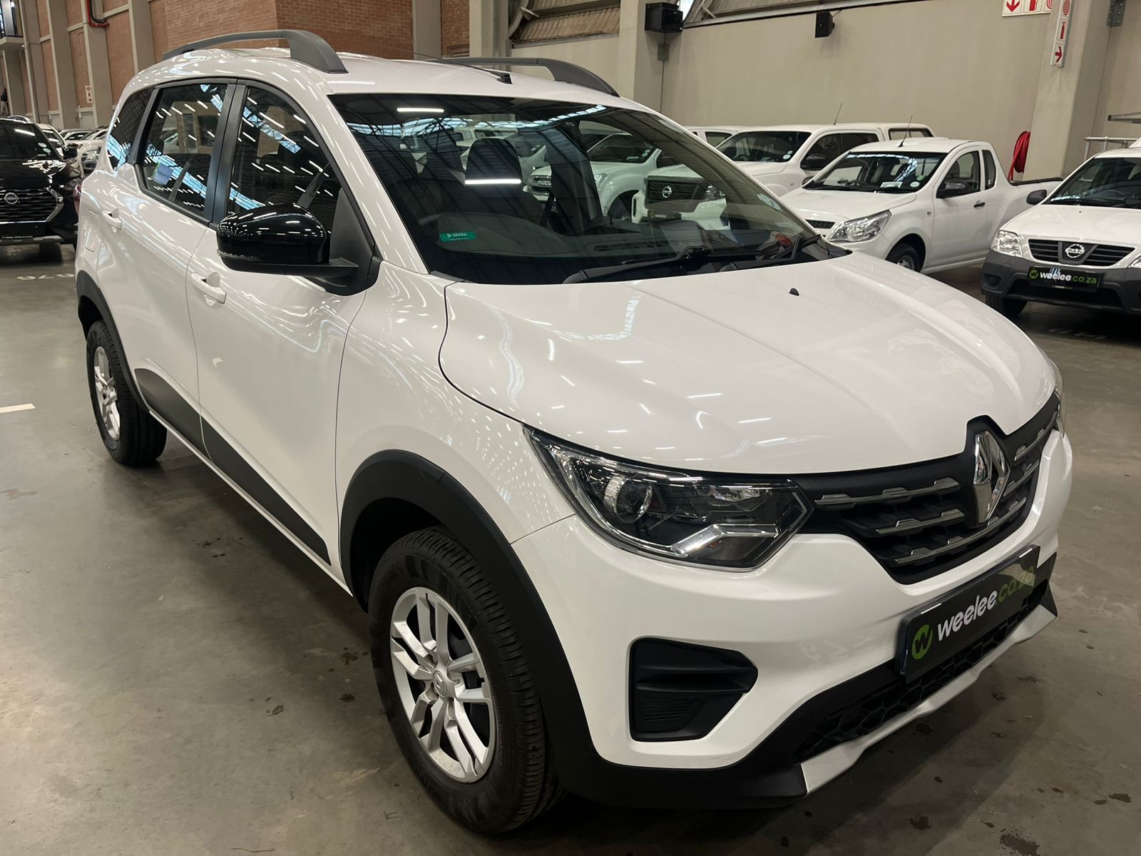 2023 Renault Triber 1.0 Zen Q2FyTGlzdGluZzo1OTA5NjM R189900 | Avo Auto